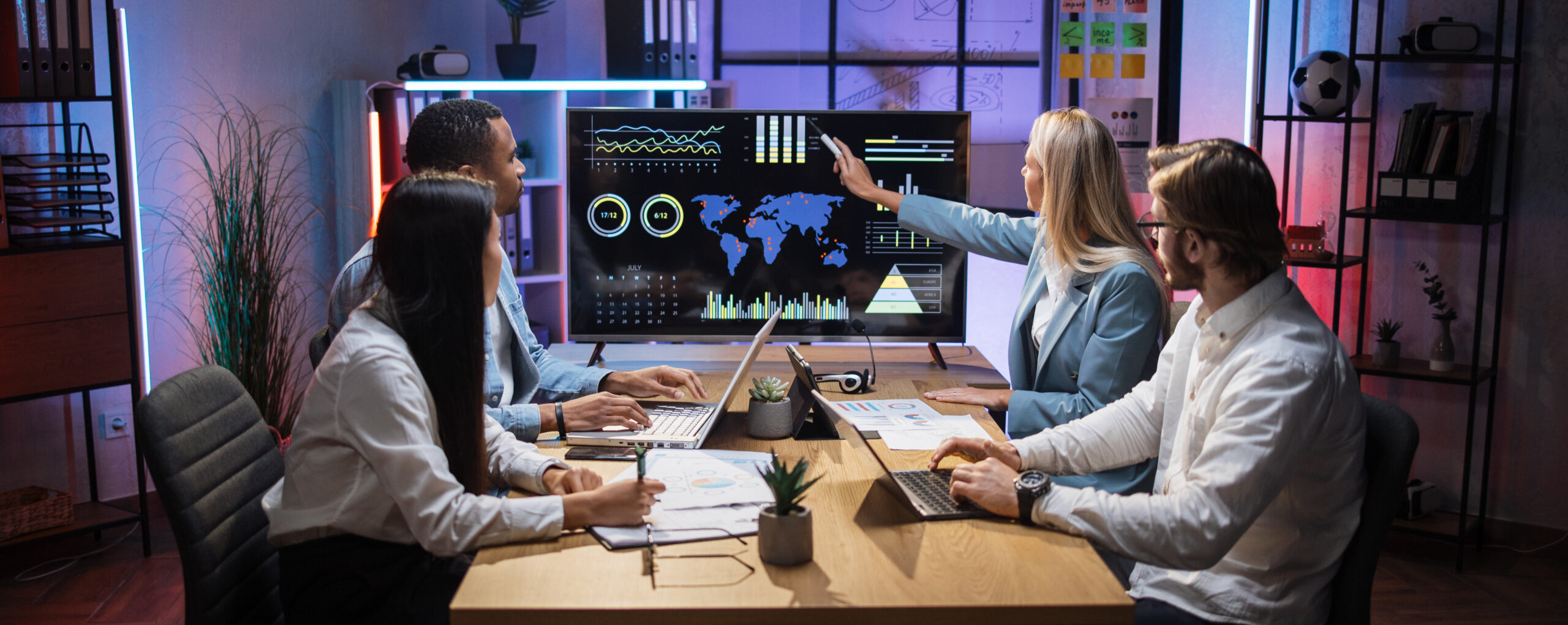 Why Data Analysis is Key to Making Strategic Marketing Decisions ...